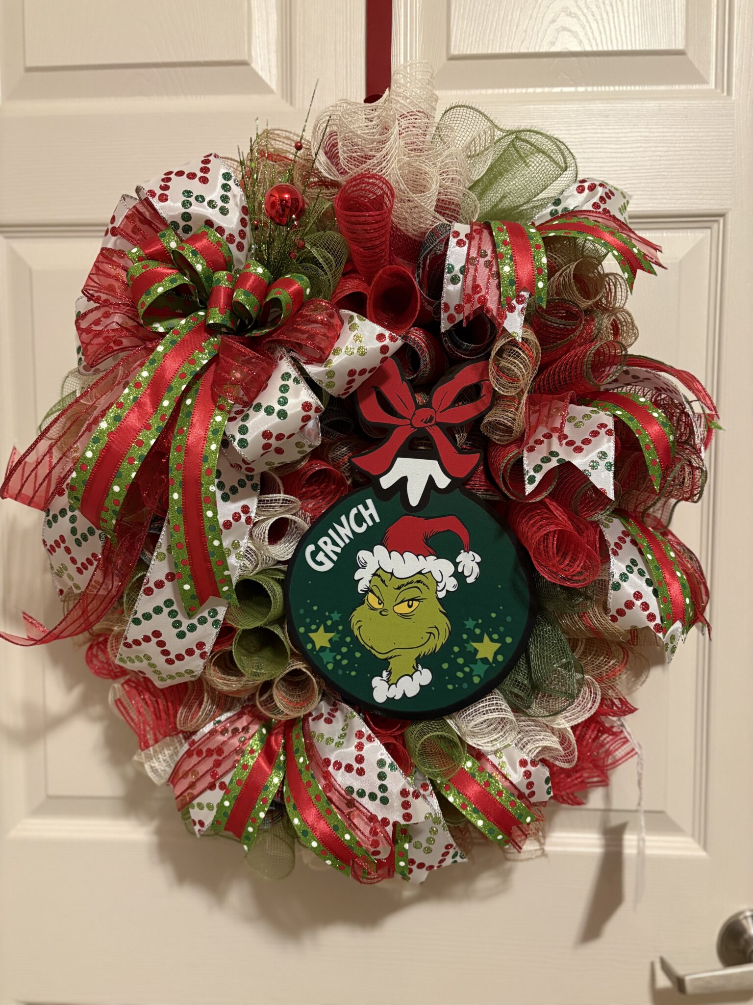 Oval mesh Grinch wreath – Suzannes Creations